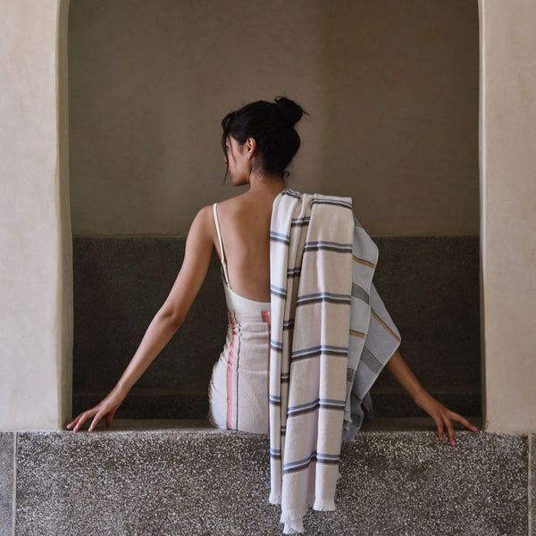 Ecru Towel – Oliver Thom