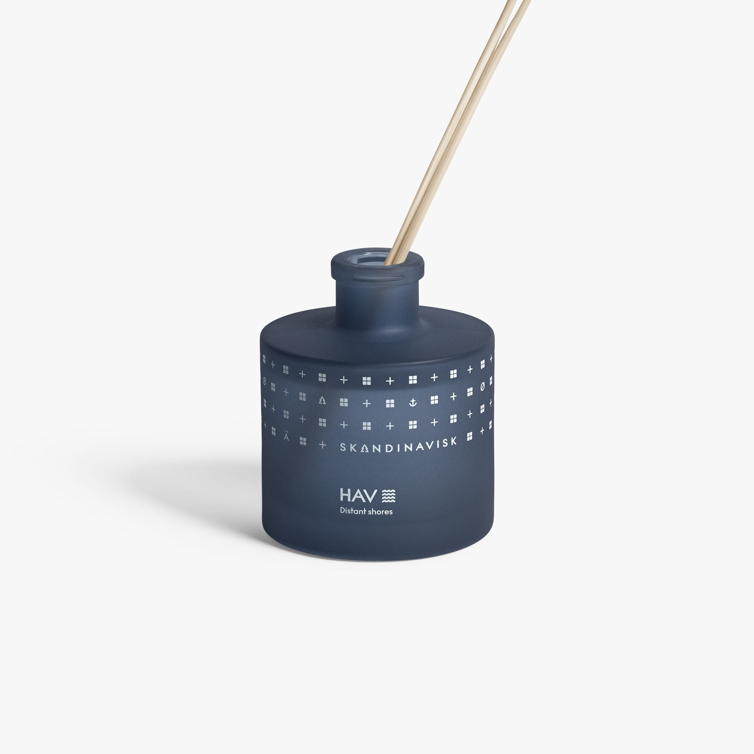 Clearance – Oliver Thom